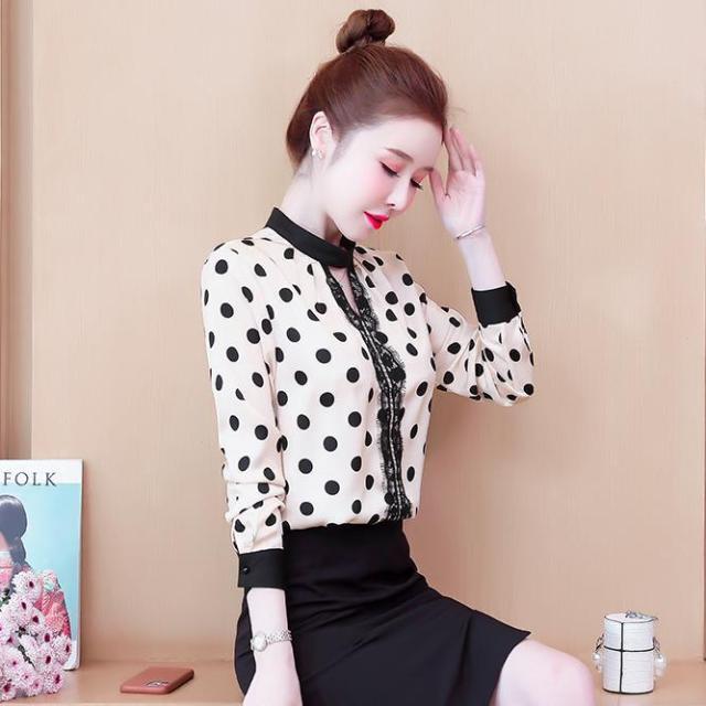 トップス ブラウス 長袖 Uネック レース シフォン フリル かわいい 大人可愛い きれいめ シンプル カジュアル 大人 上品 おしゃれ お洒落 大人可愛い 大人女子 こなれ感 ガーリー エレガント 主役級 存在感 フォーマル 無地 春 秋 誕生日 クリスマス バレンタイン 10代 20代