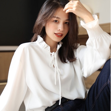 フリル リボン スキッパー ブラウス トップス プルオーバー 袖あり 長袖 ドロップショルダー スタンドカラー メロウ シャーリング かわいい 大人可愛い きれいめ シンプル 大人 上品 おしゃれ 大人女子 こなれ感 ラフ ラブリー キュート ガーリー モード系 エレガント モダン