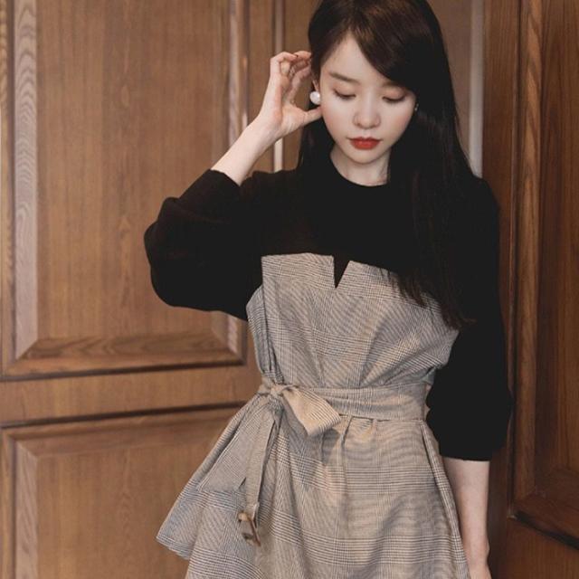 トップス ブラウス 袖あり パフスリーブ ラウンドネック 襟なし 切り替えデザイン ドッキング ウエストリボン ハイウエスト 綿 かわいい 大人可愛い シンプル カジュアル 大人 上品 おしゃれ お洒落 レトロ 大人女子 こなれ感 存在感 無地 柄 チェック柄 秋 冬 10代 20代 30代