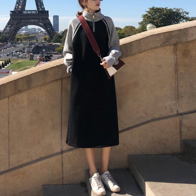 ハーフジップ ワンピース トレーナー ミモレ ミモレ丈 袖あり 長袖 スタンドカラー セミフレア 細身 ストレート ファスナー 伸縮性 かわいい 大人可愛い きれいめ シンプル カジュアル 大人 おしゃれ かっこいい 大人女子 こなれ感 ラフ メンズライク マニッシュ スポーティー