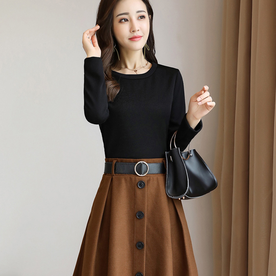 ワンピース 膝下 ミディアム丈 袖あり 長袖 ラウンドネック 襟なし セミフレア レース かわいい 大人可愛い きれいめ シンプル カジュアル 大人 上品 おしゃれ お洒落 大人可愛い 大人女子 こなれ感 ラフ キュート ガーリー ルーズ 個性的 主役級 とろみ感 抜け感 無地 春 秋