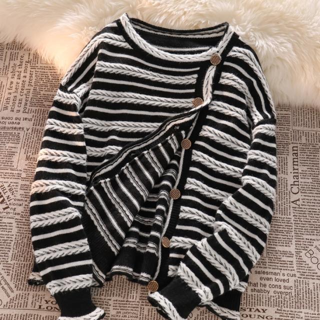 トップス カーディガン ジャケット ミディアム丈 袖あり 長袖 ラウンドネック 襟なし 前開き ニット 厚手 かわいい 大人可愛い シンプル カジュアル 大人 おしゃれ お洒落 かっこいい アジアン エスニック 大人女子 こなれ感 ラフ 柄 ストライプ 秋 冬 10代 20代 レディース