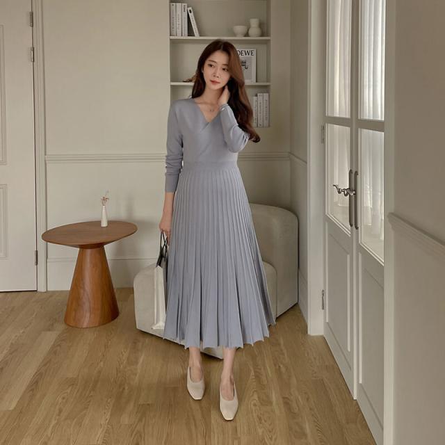 ワンピース フレアワンピース 膝丈 ひざ丈 袖あり 長袖 カシュクール 襟なし セミフレア スリム Aライン プリーツ リボン ウエストリボン かわいい 大人可愛い きれいめ シンプル カジュアル 大人 上品 おしゃれ 大人女子 こなれ感 ラフ 個性的 クール モード系 セクシー