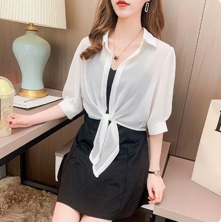 トップス デート シャツ ブラウス 白シャツ 白トップス ミニ丈 ショート ショート丈 袖あり 長袖 ボリューム袖 フレアスリーブ フレンチスリーブ 萌袖 Vネック 襟付き フレア セミフレア 細身 ストレート ワイド Iライン スマート 透け感 シースルー 伸縮性 薄手 かわいい