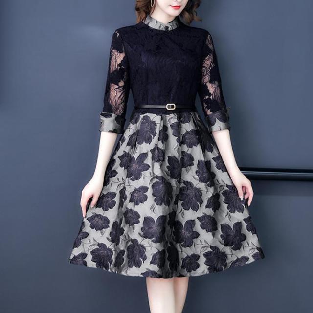 ワンピース フレアワンピース ひざ丈 半袖 5分袖 フレア セミフレア レース 刺繍 ベルト ウエストマーク かわいい 大人可愛い きれいめ シンプル カジュアル 大人 上品 おしゃれ お洒落 大人可愛い 大人女子 こなれ感 ガーリー エレガント 主役級 存在感 フォーマル 柄 花柄