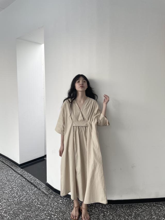 Vネック 5分袖 ワンピ ワンピース フレアワンピース 膝下 ロング ロング丈 袖あり 半袖 五分袖 ドロップショルダー フレア ワイド Aライン ウエストマーク かわいい 大人可愛い きれいめ シンプル カジュアル 大人 上品 おしゃれ 大人女子 こなれ感 ラフ ラブリー ルーズ Vネック 5分袖 ワンピ ワンピース フレアワンピース 膝下 ロング