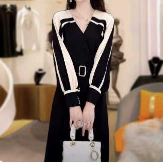 ベルト付き カシュクール ロング ワンピース フレアワンピース 膝下 ロング丈 袖あり 長袖 襟なし フレア Aライン ベルト ウエストマーク ポケット ハイウエスト かわいい 大人可愛い きれいめ シンプル 大人 上品 おしゃれ 大人女子 こなれ感 クール モード系 エレガント