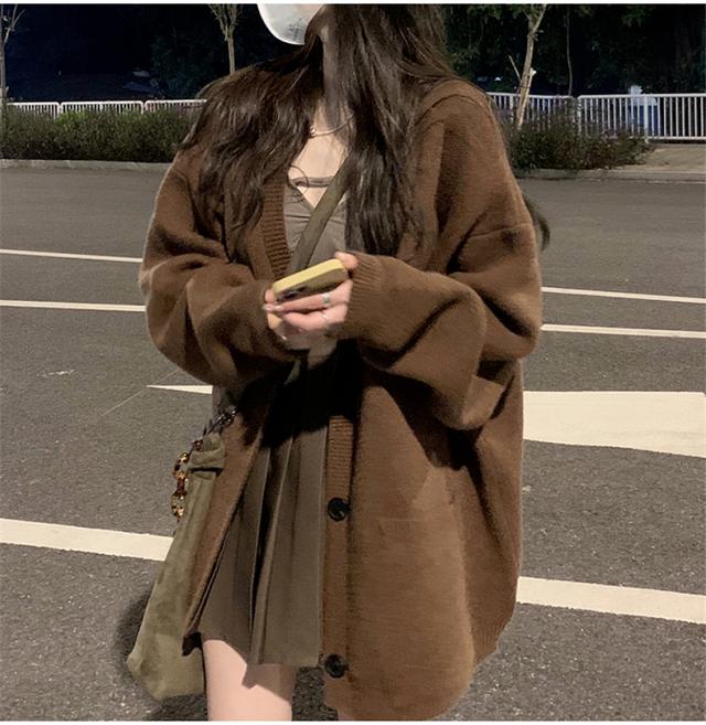 トップス カーディガン 袖あり 長袖 萌袖 襟なし もこもこ モコモコ ふわふわ 前開き ニット 厚手 かわいい 大人可愛い きれいめ シンプル カジュアル 大人 上品 おしゃれ 大人女子 こなれ感 ラフ ラブリー キュート ガーリー ルーズ 個性的 主役級 存在感 無地 秋 冬 10代