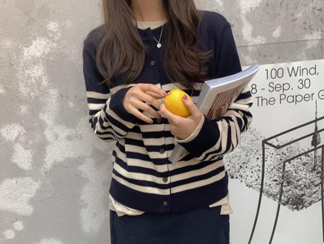 セーター カーディガン 袖あり 長袖 Uネック 襟なし かわいい 大人可愛い シンプル カジュアル 大人 おしゃれ 大人可愛い 大人女子 こなれ感 ラフ モード系 ボーダー 秋 10代 20代 30代 レディース 女性用 学生 通学 女子会 お泊まり 休日 旅行 高原 ガーデン デート 着回し