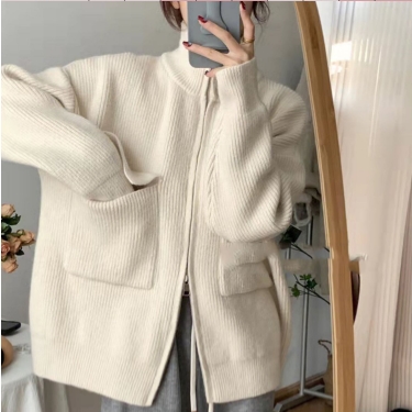 ダブルジップ ハイネック ニット カーディガン トップス アウター ミディアム丈 長袖 ボリューム袖 ドロップショルダー 萌袖 ワイド ポケット リブ 前開き リブニット 編み込み かわいい 大人可愛い きれいめ シンプル カジュアル 大人 上品 おしゃれ 大人女子 こなれ感 ラフ