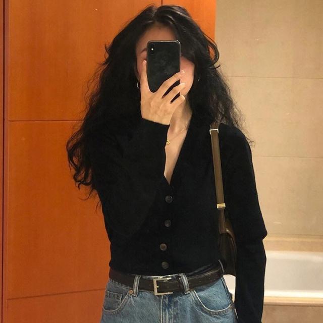 Vネック ニット カーディガン トップス ミディアム丈 袖あり 長袖 襟なし リブ 前開き 編み込み かわいい 大人可愛い きれいめ シンプル カジュアル 大人 上品 おしゃれ マニッシュ ラブリー クール モード系 エレガント モダン フォーマル 抜け感 無地 春 秋 冬 10代 20代