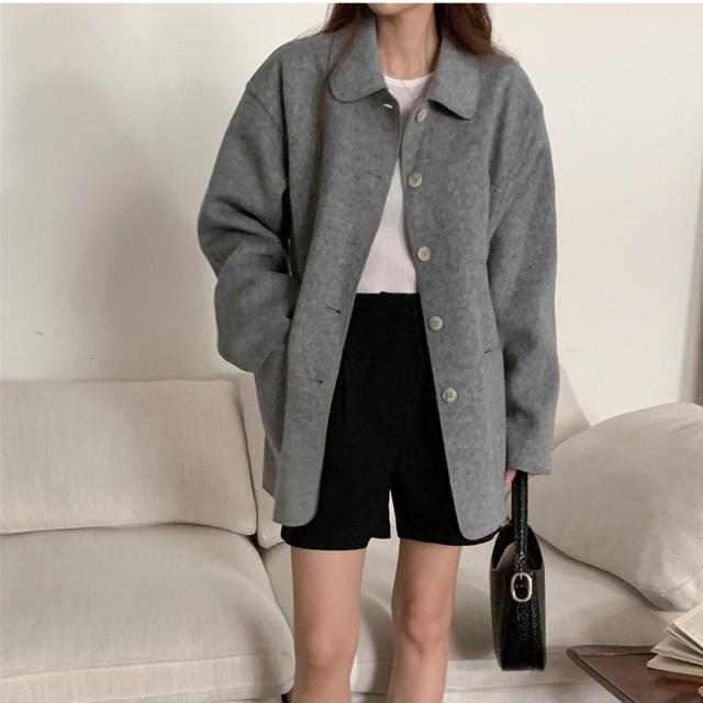 ウール調 ミドル丈 ステンカラーコート アウター 長袖 ボリューム袖 ドロップショルダー 萌袖 襟付き ワイド ポケット 前開き かわいい 大人可愛い きれいめ シンプル カジュアル 大人 上品 おしゃれ 大人女子 こなれ感 ラフ ラブリー ルーズ モード系 存在感 無地 秋 冬 10代