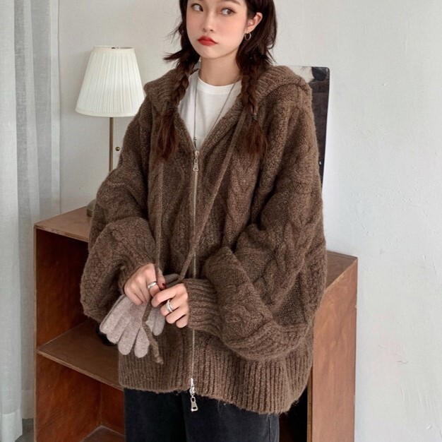 ニットパーカー ケーブルニットパーカー オーバーサイズパーカー トップス アウター セーター フーディー コート ニット ミディアム丈 ミドル丈 袖あり 長袖 ボリューム袖 萌袖 フーディー フード付き もこもこ モコモコ 前開き ケーブルニット 厚手 かわいい 大人可愛い