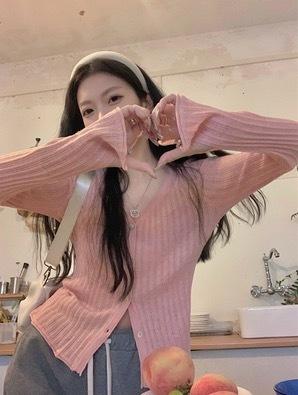 トップス デート カーディガン 上着 白トップス ショート ショート丈 ミディアム丈 袖あり 長袖 ボリューム袖 フレアスリーブ フレンチスリーブ 萌袖 Vネック 襟なし フレア セミフレア 細身 ストレート ワイド Iライン スマート ポケット リブ 前開き リブニット 伸縮性