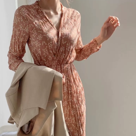 ワンピース ワンピドレス 膝下 ロング ロング丈 袖あり カシュクール 襟なし マーメイド 透け感 かわいい 大人可愛い きれいめ シンプル 上品 おしゃれ お洒落 アジアン エスニック エキゾチック ラフ セクシー エレガント 主役級 フォーマル とろみ感 柄 小花柄 春 夏 秋