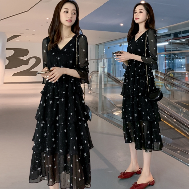 ワンピース ティアードワンピース ワンピドレス 膝下 ロング ロング丈 袖あり 7分袖 ホルンスリーブ Vネック 襟なし Aライン シフォン 透け感 かわいい 大人可愛い きれいめ シンプル 上品 おしゃれ アジアン エスニック エキゾチック ラフ エレガント 主役級 柄 夏 秋 20代