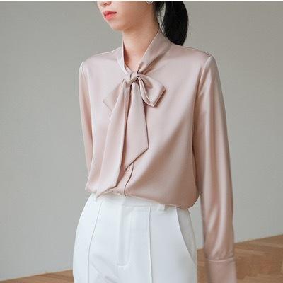 トップス デート シャツ ブラウス 白シャツ 白トップス ミディアム丈 袖あり 長袖 ボリューム袖 ドルマンスリーブ フレアスリーブ ホルンスリーブ 萌袖 襟付き フレア セミフレア 細身 ストレート Aライン Iライン スマート リボン 前開き 伸縮性 かわいい 大人可愛い