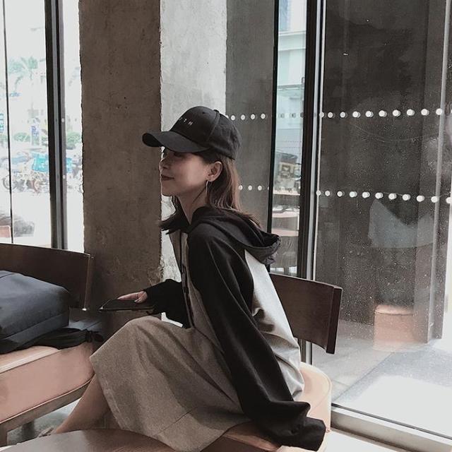 ワンピース ワンピドレス ロング ロング丈 袖あり 長袖 Vネック 襟なし ストレート Iライン フード付き かわいい 大人可愛い シンプル カジュアル 大人 おしゃれ お洒落 レトロ アジアン エスニック エキゾチック 大人女子 ラフ 柄 プリント 春 秋 10代 20代 レディース