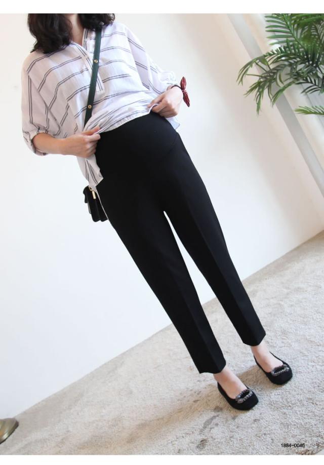 ボトムス パンツ ズボン マタニティパンツ クロップドパンツ 9分丈 アンクル丈 ナイロン ウエスト調整ボタン スリムフィット 薄手 センターライン かっこいい きれいめ シンプル 上品 おしゃれ タイトシルエット 大人 こなれ感 ナチュラル 普段着 エレガント 無地 ボトムス パンツ ズボン マタニティパンツ クロップドパンツ 9分丈