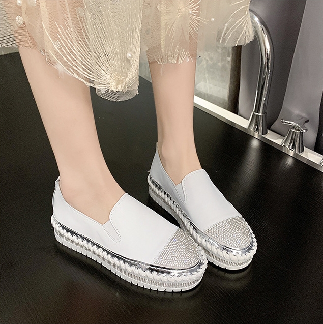 厚底 ラインストーン スリッポン レディースシューズ 厚底スニーカー ビジュー キラキラ かわいい 大人可愛い きれいめ カジュアル 大人 上品 おしゃれ ラブリー キュート 大人っぽい 女っぽ 個性的 クール モード系 セクシー 主役級 存在感 こなれ感 無地 春 夏 秋 冬 10代