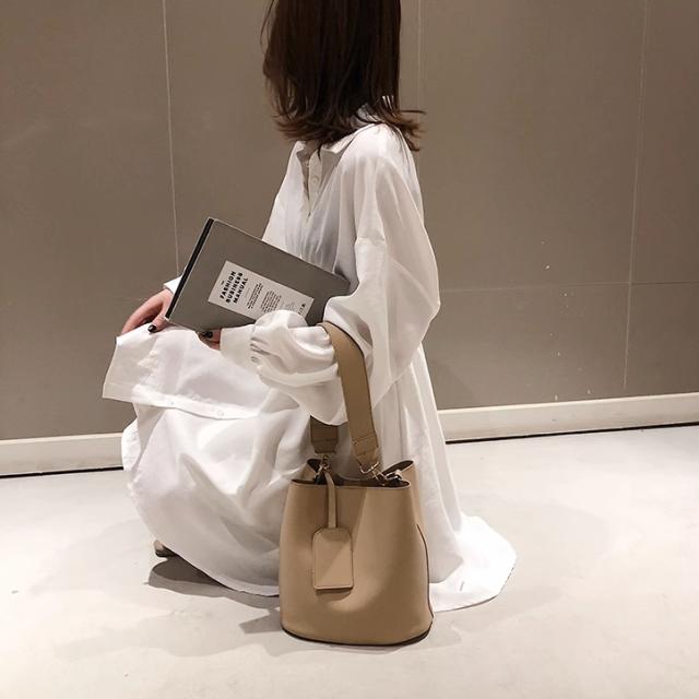 バッグ カバン レディースバッグ ショルダーバッグ ハンドバッグ 斜めがけバッグ ミニバッグ 2way 斜めがけ 手持ち バケツ型 ポリエステル かわいい 大人可愛い シンプル 大人 上品 おしゃれ お洒落 アジアン エスニック エキゾチック 大人女子 無地 20代 30代 レディース