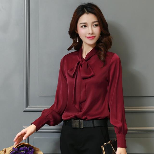トップス ブラウス ミディアム丈 袖あり 長袖 ラウンドネック 襟なし リボン かわいい 大人可愛い きれいめ シンプル 大人 上品 おしゃれ お洒落 アジアン エスニック エキゾチック 大人女子 エレガント 存在感 フォーマル とろみ感 無地 春 秋 20代 30代 レディース 女性用