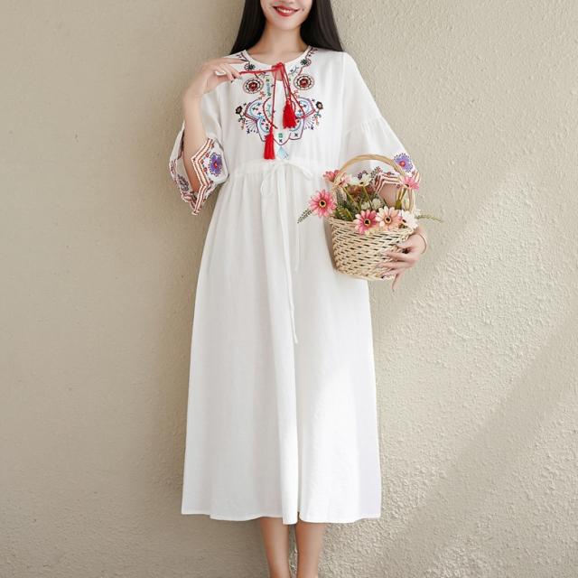 花柄 刺繍 ワンピ ワンピース フレアワンピース ロング ロング丈 袖あり 半袖 5分袖 五分袖 Uネック 襟なし ウエストリボン ドローコード かわいい 大人可愛い きれいめ カジュアル 大人 上品 おしゃれ アジアン エスニック エキゾチック 大人女子 こなれ感 ラフ ラブリー