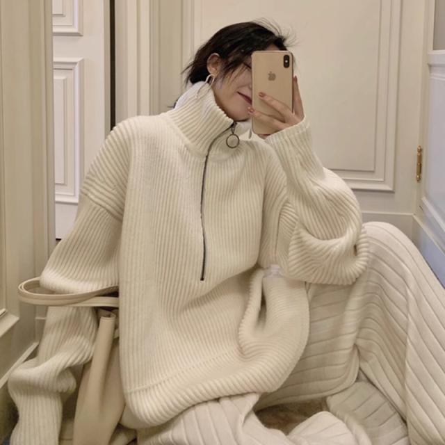 スタンドカラー ハーフジップ ニット トップス セーター プルオーバー 袖あり 長袖 ボリューム袖 ドロップショルダー 萌袖 ハイネック ワイド ファスナー リブ リブニット 編み込み かわいい 大人可愛い きれいめ シンプル カジュアル 大人 上品 おしゃれ 大人女子 こなれ感