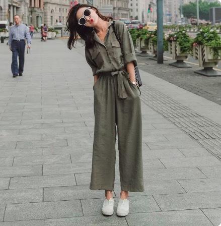 ジャンプスーツ オールインワン トップス ボトムス シャツ カットソー オールインワン ロング ロング丈 ミディアム丈 袖あり 長袖 パフスリーブ フレアスリーブ フレンチスリーブ ドロップショルダー 萌袖 Vネック 襟付き フレア セミフレア ストレート ワイド Aライン