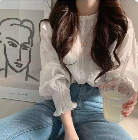 トップス デート レース ブラウス カットソー 白トップス ミディアム丈 袖あり 長袖 ボリューム袖 パフスリーブ フレアスリーブ フレンチスリーブ ホルンスリーブ 萌袖 ラウンドネック クルーネック 襟なし フレア セミフレア ストレート ワイド Aライン 切り替えデザイン