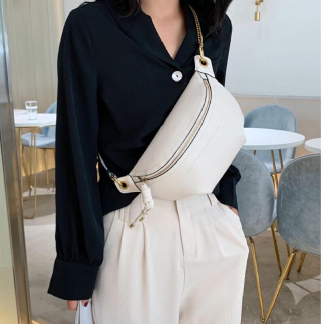 バッグ レディースバッグ ショルダーバッグ 斜めがけバッグ ボディバッグ ウエストバッグ 2way 機能性 便利 使いやすい 大人可愛い シンプル カジュアル おしゃれ かっこいい ラフ メンズライク スポーティー 抜け感 無地 10代 20代 30代 デート お出かけ 休日 スポーツ