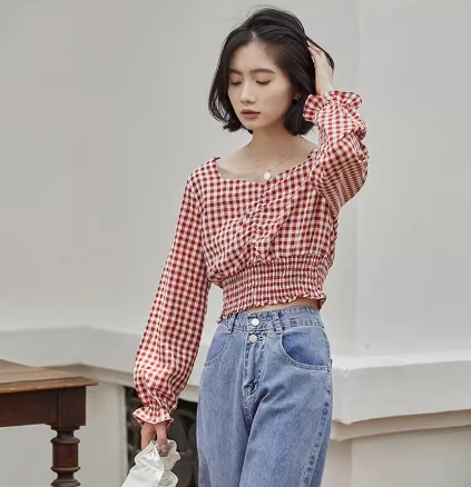 ブラウス トップス シャツ スクエアネック パフスリーブ 袖あり 長袖 フリル かわいい 大人可愛い きれいめ シンプル カジュアル 大人 上品 おしゃれ お洒落 大人女子 こなれ感 ラブリー キュート ガーリー モード系 エレガント モダン 主役級 存在感 とろみ感 抜け感 柄 春