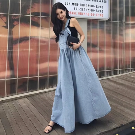 デニムワンピース ジャンパースカート デニムスカート マキシ丈 マキシ 袖なし かわいい 大人可愛い シンプル カジュアル 大人 おしゃれ お洒落 体型カバー 大人女子 こなれ感 ラフ 無地 春 夏 10代 20代 30代 レディース 女性用 学生 通学 デート お出かけ 女子会 休日