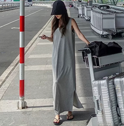 ワンピース ロングスカート フレアワンピース マキシ マキシ丈 バックカット 袖なし Vネック フレア Aライン ストレート ハイウエスト プルオーバー かわいい きれいめ シンプル カジュアル 大人 上品 おしゃれ お洒落 レトロ 大人可愛い 大人女子 こなれ感 ラフ ガーリー