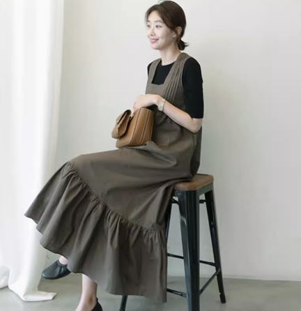 ティアードワンピース フレアワンピース ワンピドレス マキシ マキシ丈 ノースリーブ スクエアネック フレア Aライン ウエストマーク ハイウエスト プルオーバー かわいい きれいめ シンプル カジュアル 大人 上品 おしゃれ お洒落 レトロ 大人可愛い 大人女子 こなれ感 ラフ