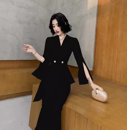 タイトワンピース スリット ワンピース ロングドレス キャバドレス ブラック ホワイト ロング ロング丈 タイトワンピース 細身 ウエストマーク スクエアネック ノースリーブ 袖なし ウエスト絞り Iライン スリット 胸元 谷間 谷間魅せ かわいい 大人可愛い きれいめ シンプル