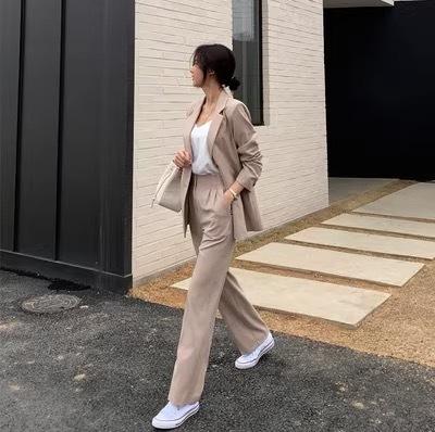 ボトムス パンツ アウター セットアップ デート ジャケット 上着 スーツ ワイドパンツ ストレートパンツ ロング ロング丈 ミディアム丈 袖あり 長袖 襟付き スリム タイト ストレート Iライン 切り替えデザイン スマート ポケット 前開き 上下セット 2点セット かわいい