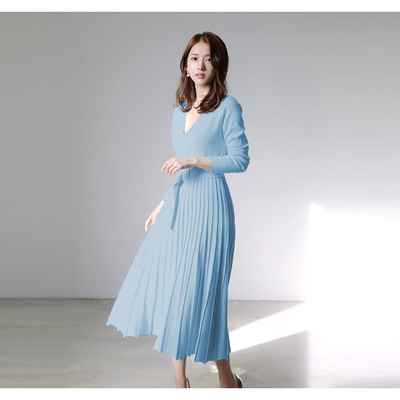 ニットワンピース ワンピース フレアワンピース ロング ロング丈 プリーツスカート 袖あり 長袖 Vネック 襟なし スリム ウエストリボン 細身 Aライン フリル リブ リブニット 伸縮性 かわいい 大人可愛い きれいめ シンプル カジュアル 大人 上品 おしゃれ 大人女子 こなれ感