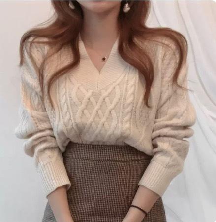 トップス デート カットソー ニットソー セーター 白トップス ショート ショート丈 ミディアム丈 袖あり 長袖 ボリューム袖 パフスリーブ フレアスリーブ フレンチスリーブ ホルンスリーブ Vネック 襟なし フレア セミフレア ワイド アシンメトリー スマート 編み込み 伸縮性