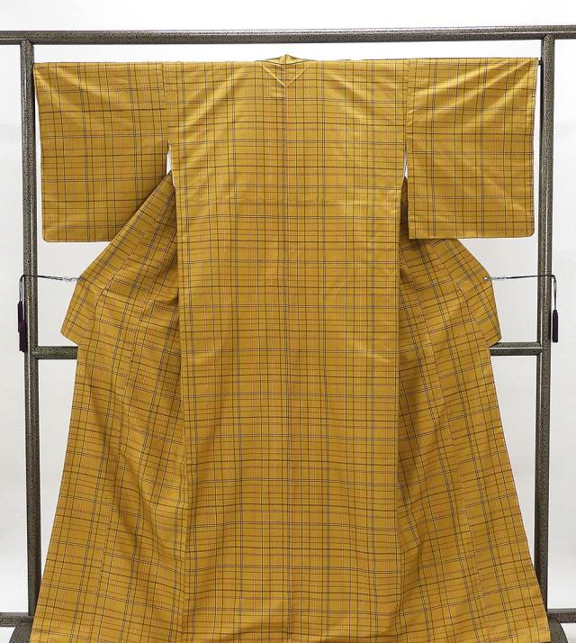 紬 未着用美品 正絹 格子模様 身丈167.5cm 裄丈67.5cm 紬 未使用 新古品 着物 d4052