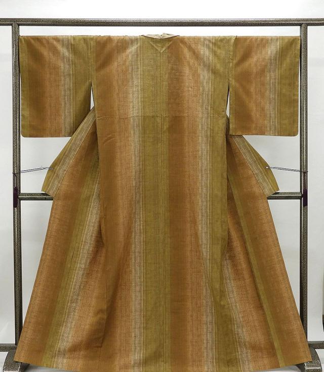 単衣 紬 新品仕立済 正絹 単衣 よろけ縞模様 身丈164.5cm 裄丈68cm 紬 新品 仕立て上がり 着物 wd1031