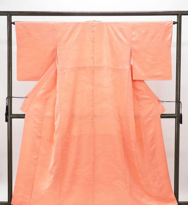 色無地 正絹 フラミンゴピンク 身丈158cm 裄丈64.5cm 中陰剣片喰 美品 リサイクル 中古 着物 結婚式 入学式 卒業式 a4060