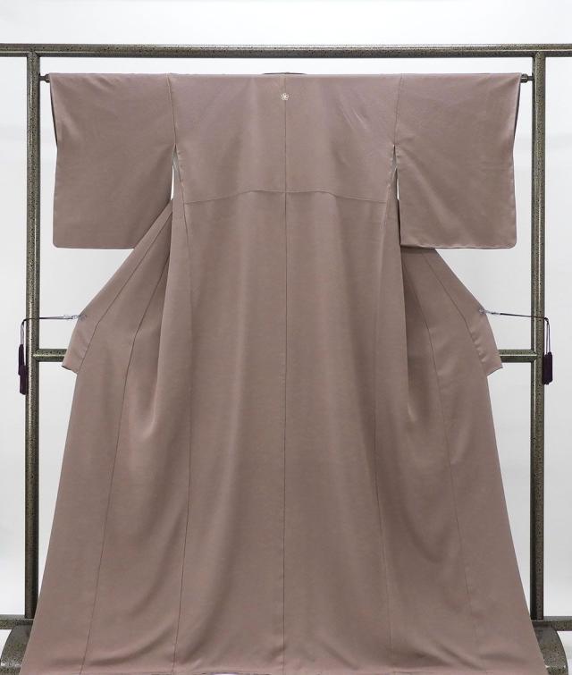 色無地 未使用 正絹 鳩羽鼠 身丈169cm 裄丈64.5cm 梅鉢 未着用 美品 新古品 着物 結婚式 入学式 卒業式 a4075