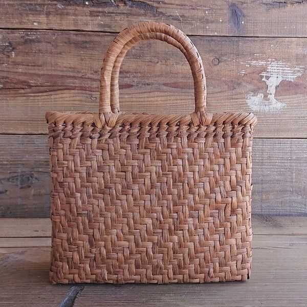 かごバッグ レディースバッグ レディースファッション 山葡萄 籠バッグ 内布付き #1693 網代編み 樹皮編みあげ 非常に丈夫 小型