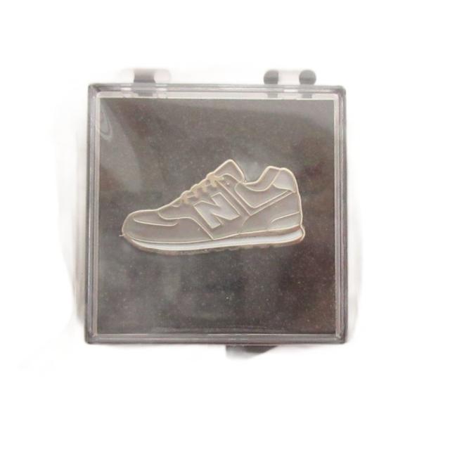 【中古】未使用品 ニューバランス タグ付き USA製 スニーカー ローカット ピンバッチ付き スエード グレー 26.0cm