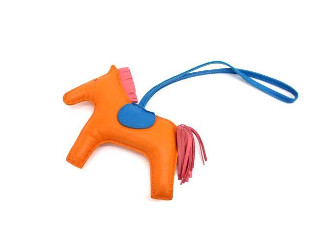 【中古】エルメス HERMES ロデオチャーム MM C刻印 アニョーミロ オレンジポピー/ローズアザレ/ブルーザンジバル レディース