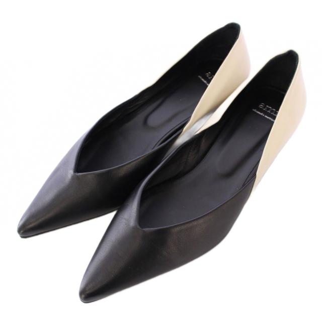 【中古】アミ アレクサンドル マテュッシ パンプス ポインテッドトゥ ローヒール Vカット レザー 37 アイボリー 黒