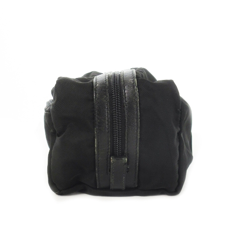 プラダ 三角ロゴプレート ポーチ ブラック ナイロン レディース PRADA