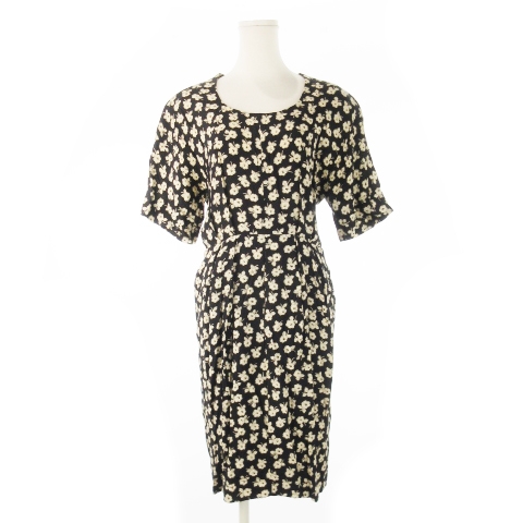 【中古】サルヴァトーレフェラガモ Salvatore Ferragamo シルクワンピース ひざ丈 半袖 切替 タック 花柄 42 M 黒