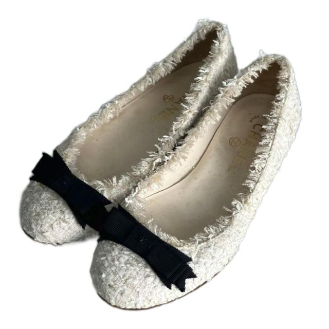 【中古】シャネル CHANEL ツイード フラットパンプス リボン 35.5 白 ホワイト G27192 ☆AA★ レディース